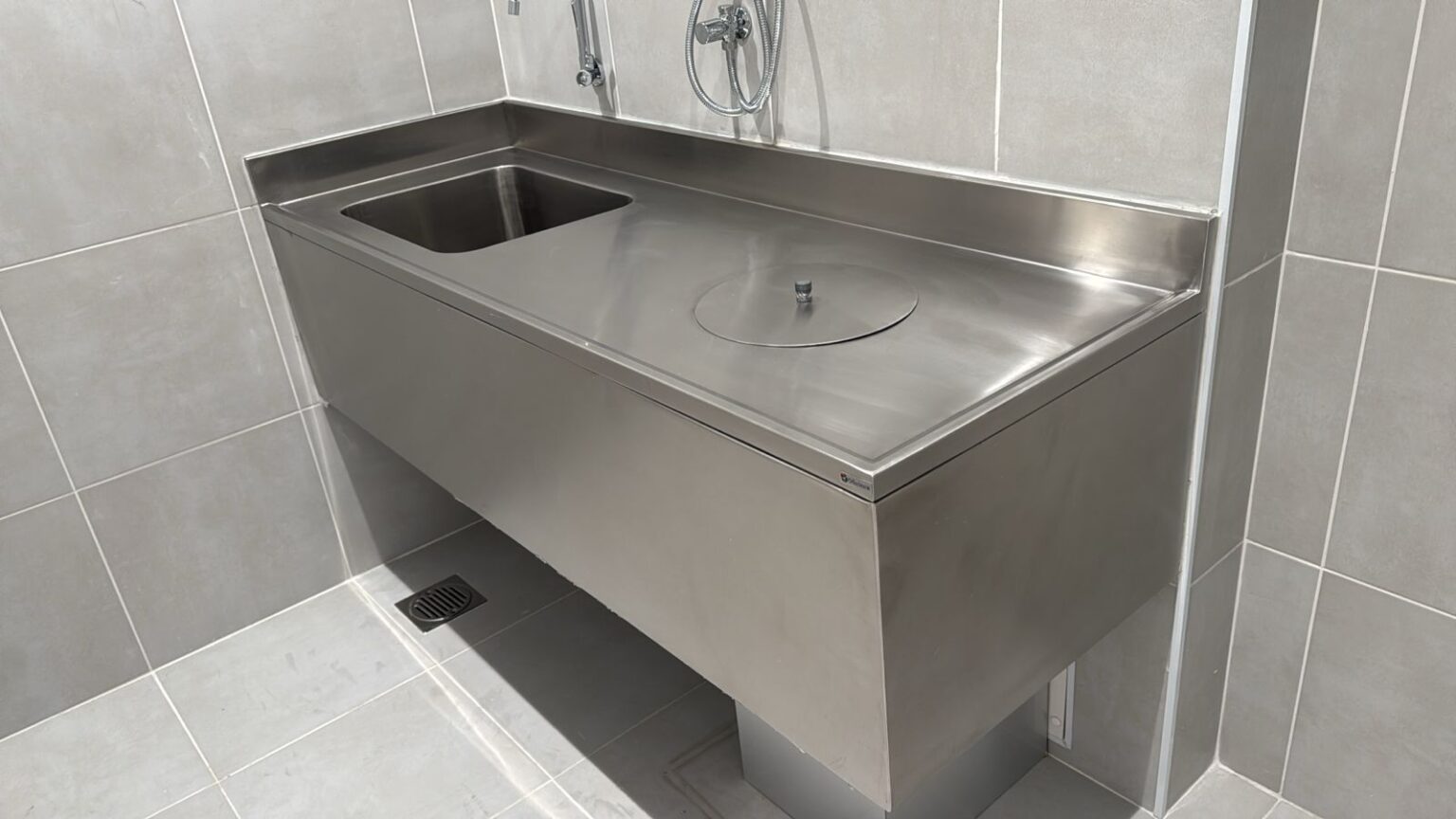 8 Modelos De Bancadas De Aço Inox Para Cozinhas Industriais